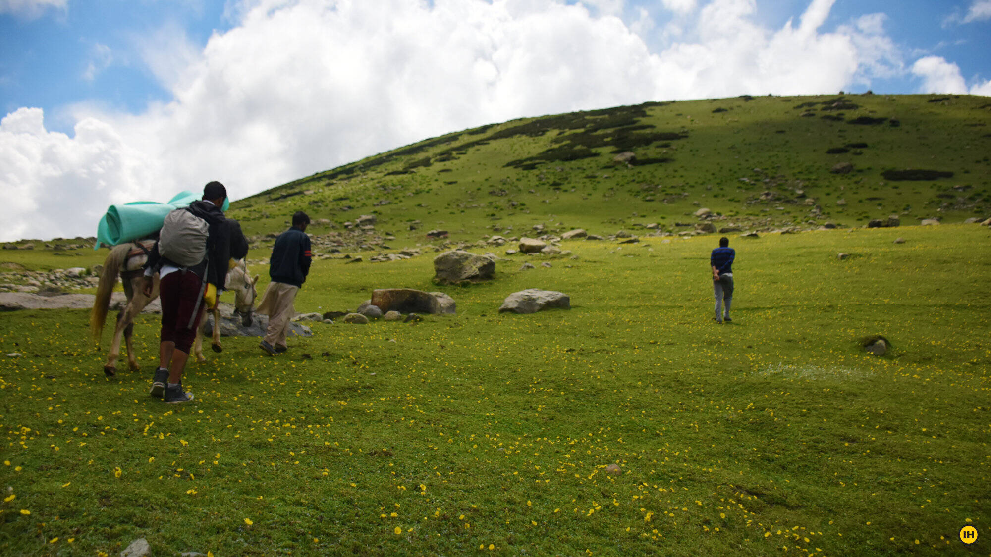 Doodhpathri Trek