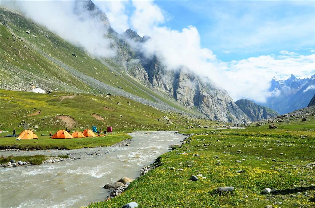 Why Hampta Pass should be considered in Post Monsoon season
