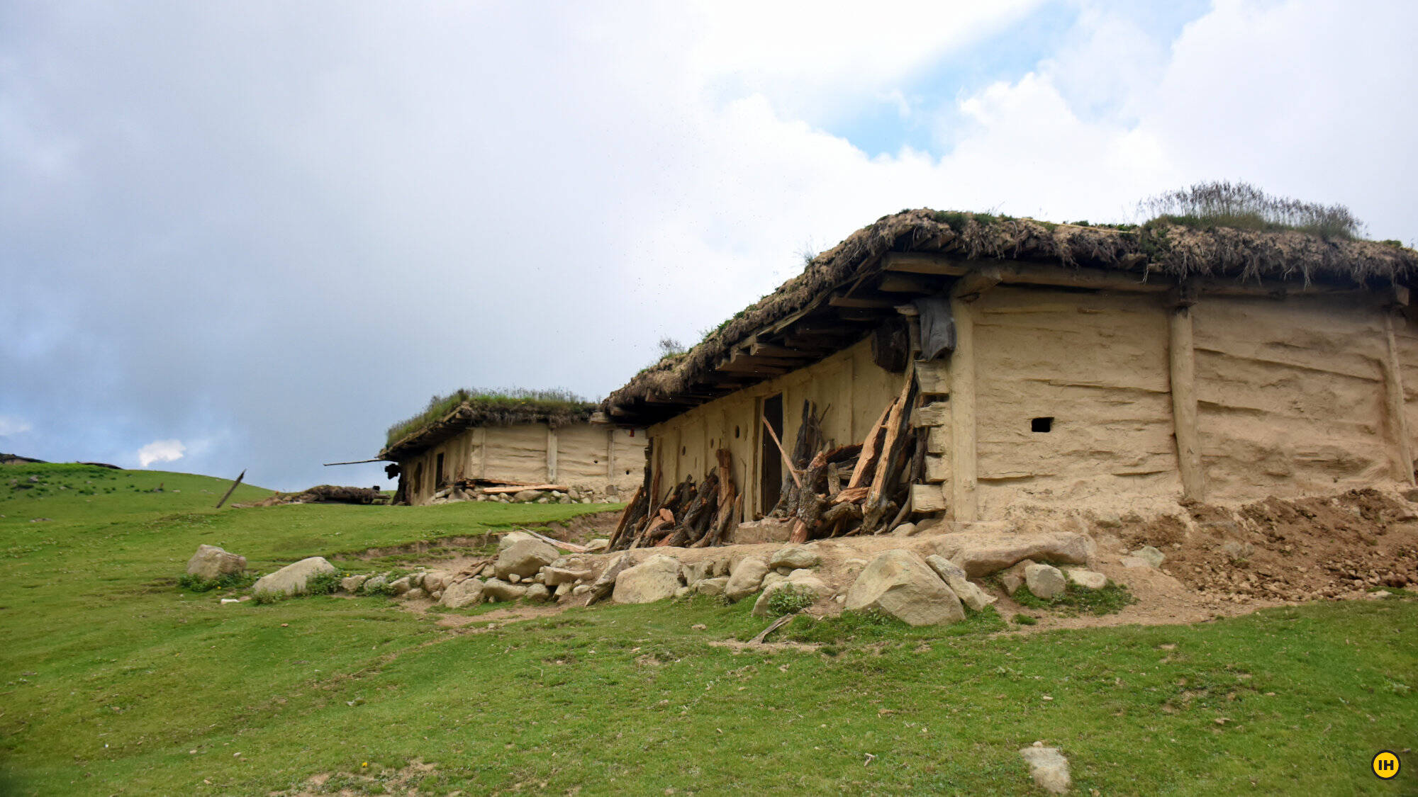 Doodhpathri Trek