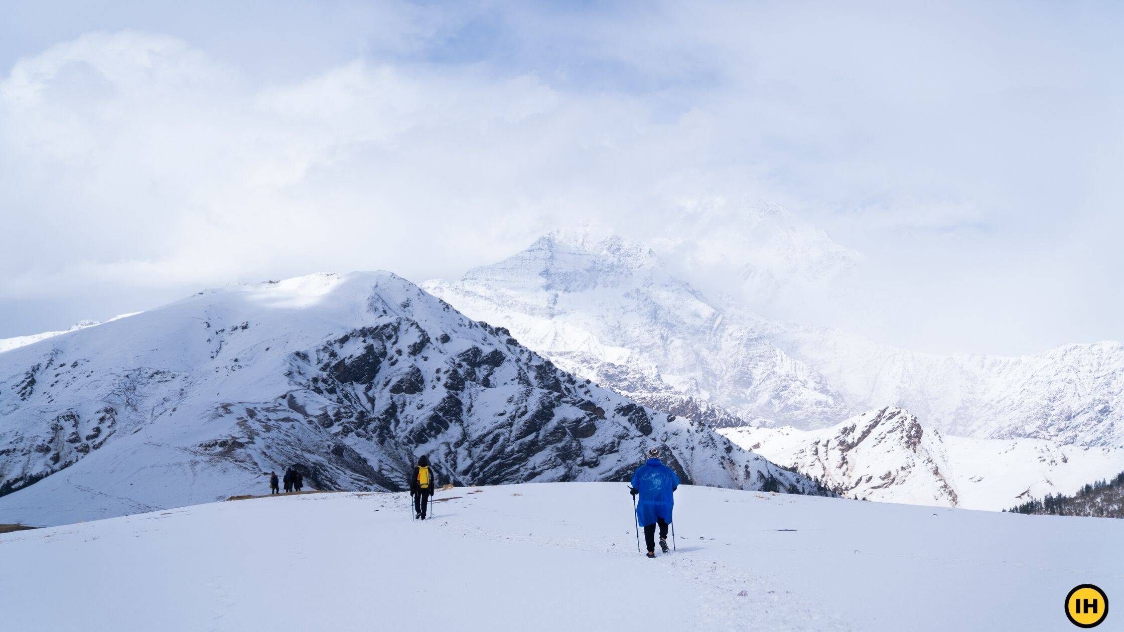 Ali-Bedni Bugyal Trek: A Photo Story from Spring 2021
