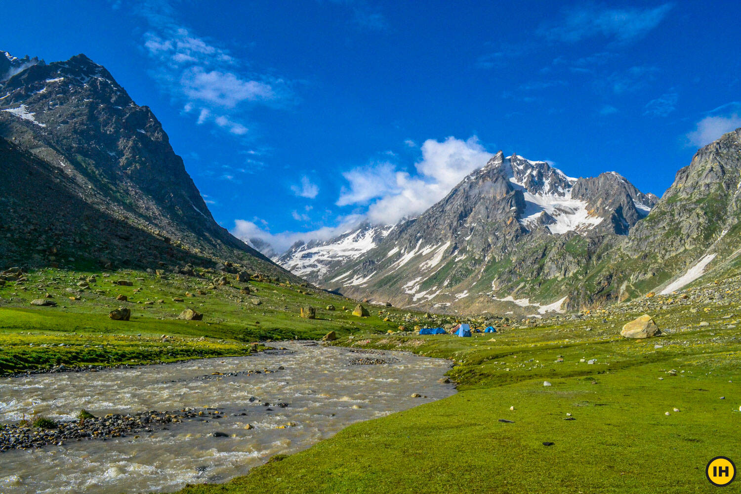 Indiahikes Team builds a new bridge on the Hampta Pass trail