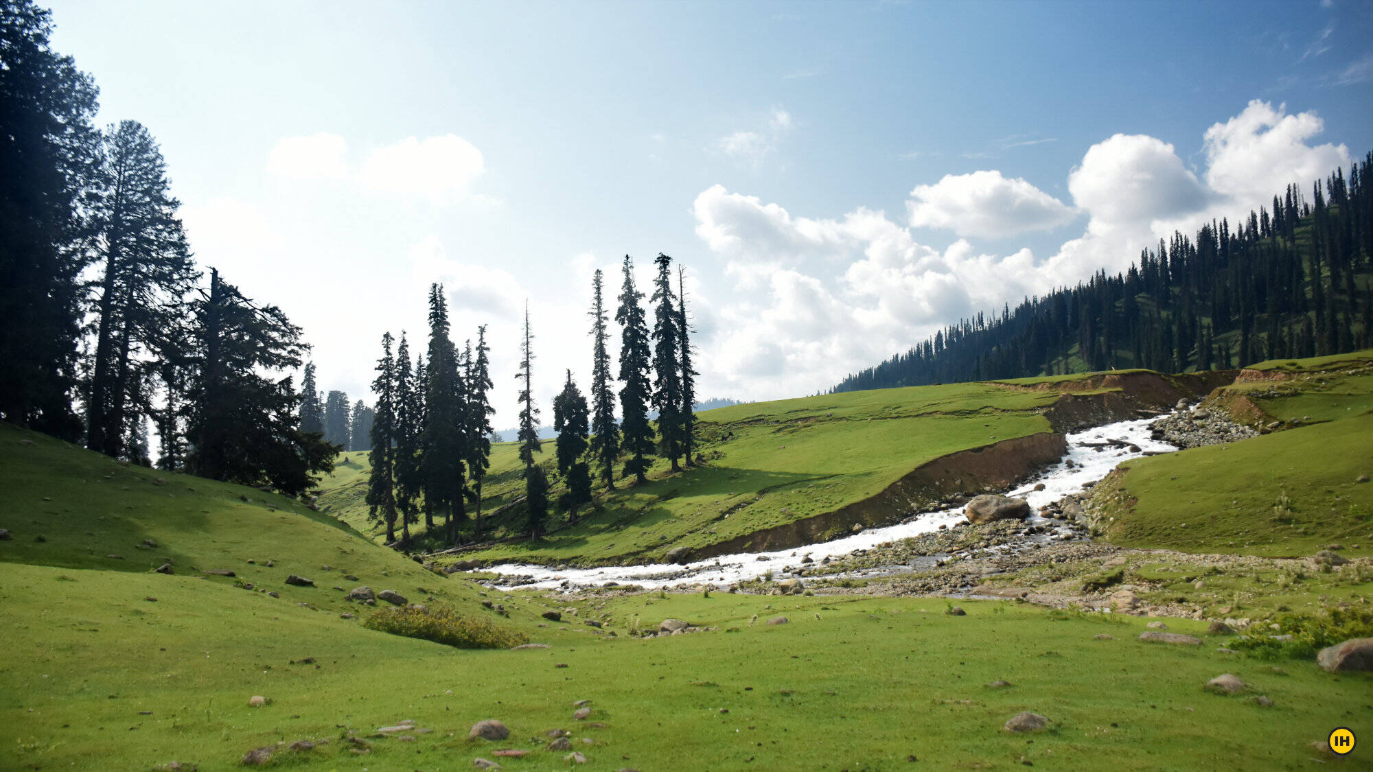 Doodhpathri Trek