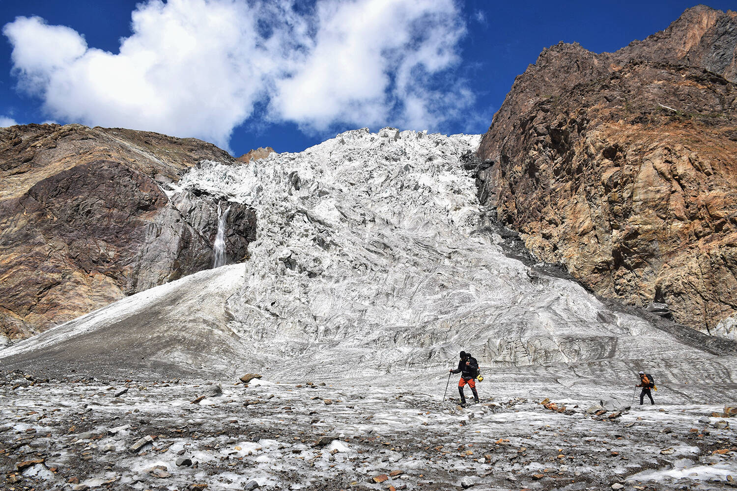 35 Of The Most Spectacular Photos From The Warwan Valley Expedition